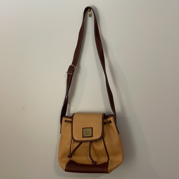 Medallion | Bags | Vintage Medallion Genuine Leather Bucket Bag With ...